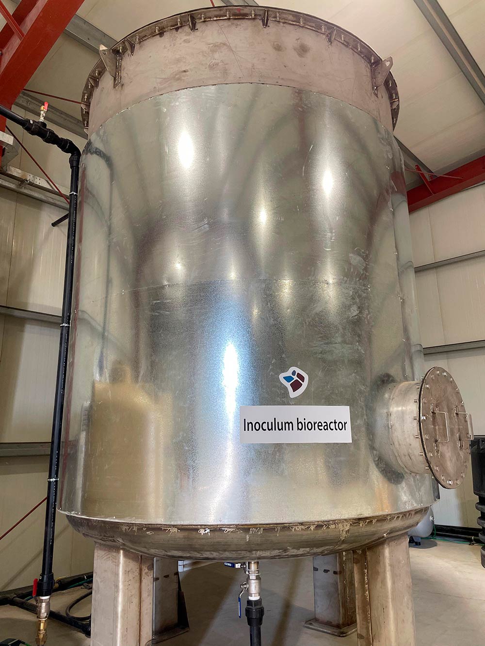 Design, assembly and commissioning of the largest bioreactor in the ...